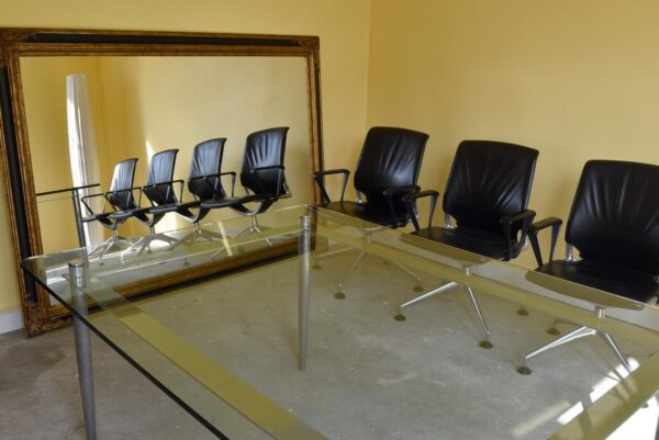 Vitra Meda Executive Chair - 20th Century Classics